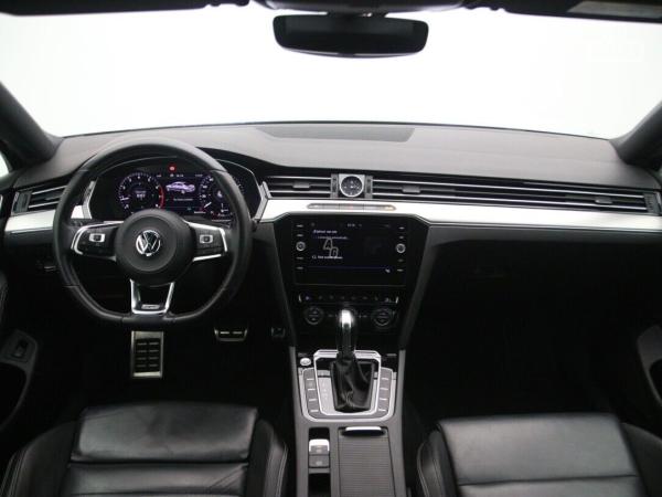 Black Volkswagen Passat B8 2018 in Vilnius, with an engine capacity of 1.40 L and mileage of 264 thousand km for 12999 €, photo 2 on AUTOMOTO.COM.LV