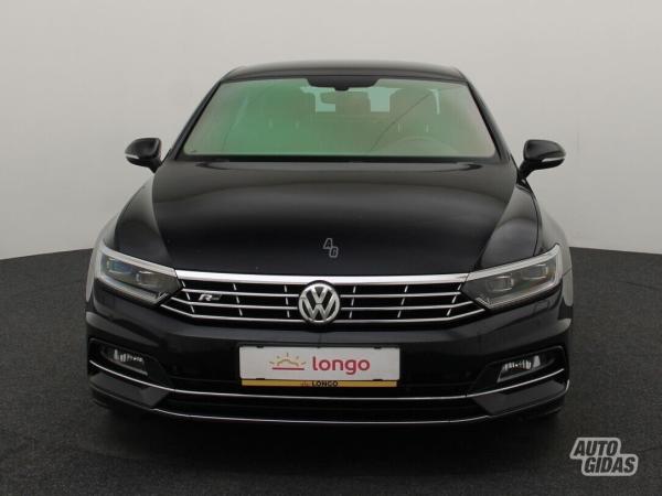 Black Volkswagen Passat B8 2018 in Vilnius, with an engine capacity of 1.40 L and mileage of 264 thousand km for 12999 €, photo 3 on AUTOMOTO.COM.LV