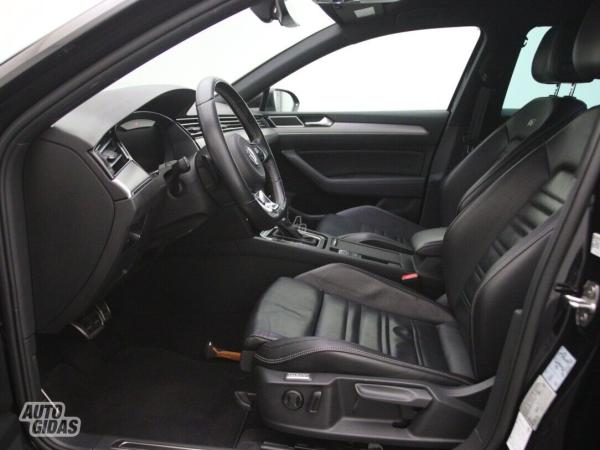 Black Volkswagen Passat B8 2018 in Vilnius, with an engine capacity of 1.40 L and mileage of 264 thousand km for 12999 €, photo 4 on AUTOMOTO.COM.LV