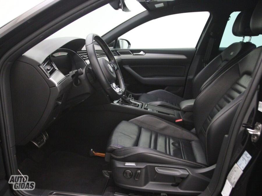 Black Volkswagen Passat B8 2018 in Vilnius, with an engine capacity of 1.40 L and mileage of 264 thousand km for 12999 €, photo 4 on AUTOMOTO.COM.LV