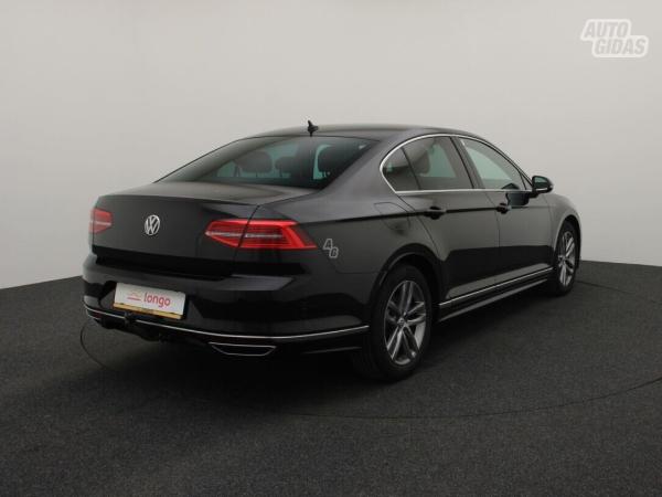 Black Volkswagen Passat B8 2018 in Vilnius, with an engine capacity of 1.40 L and mileage of 264 thousand km for 12999 €, photo 8 on AUTOMOTO.COM.LV