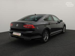 Black Volkswagen Passat B8 2018 in Vilnius, with an engine capacity of 1.40 L and mileage of 264 thousand km for 12999 €, photo 8 on AUTOMOTO.COM.LV