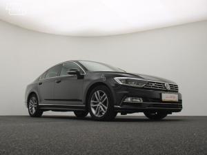 Black Volkswagen Passat B8 2018 in Vilnius, with an engine capacity of 1.40 L and mileage of 264 thousand km for 12999 €, photo 11 on AUTOMOTO.COM.LV