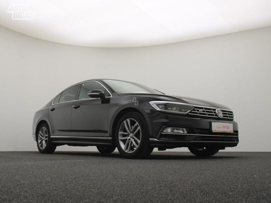 Black Volkswagen Passat B8 2018 in Vilnius, with an engine capacity of 1.40 L and mileage of 264 thousand km for 12999 €, photo 11 on AUTOMOTO.COM.LV