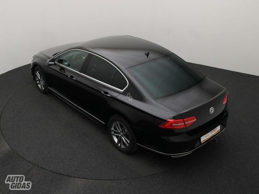 Black Volkswagen Passat B8 2018 in Vilnius, with an engine capacity of 1.40 L and mileage of 264 thousand km for 12999 €, photo 12 on AUTOMOTO.COM.LV