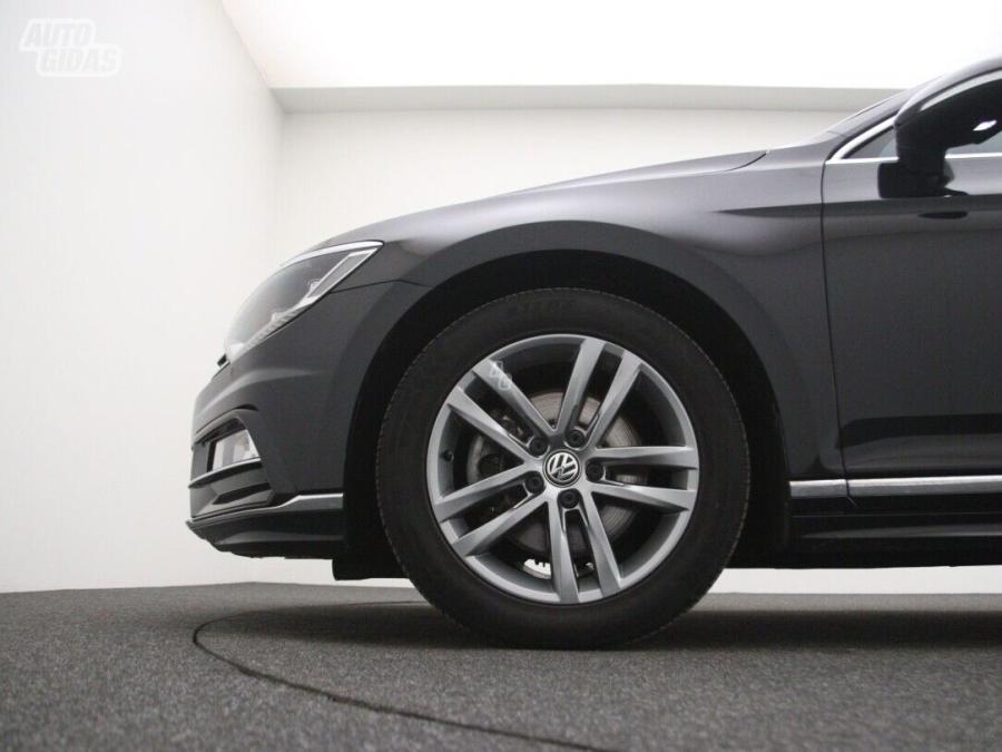 Black Volkswagen Passat B8 2018 in Vilnius, with an engine capacity of 1.40 L and mileage of 264 thousand km for 12999 €, photo 28 on AUTOMOTO.COM.LV