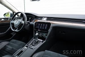 Black Volkswagen Passat B8 2019 in Riga, with an engine capacity of 1.50 L and mileage of 89 thousand km for 18250 €, photo 7 on AUTOMOTO.COM.LV