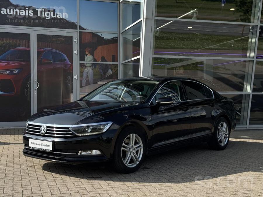 Black Volkswagen Passat B8 2019 in Valmiera, with an engine capacity of 1.50 L and mileage of 86 thousand km for 20500 €, photo 3 on AUTOMOTO.COM.LV