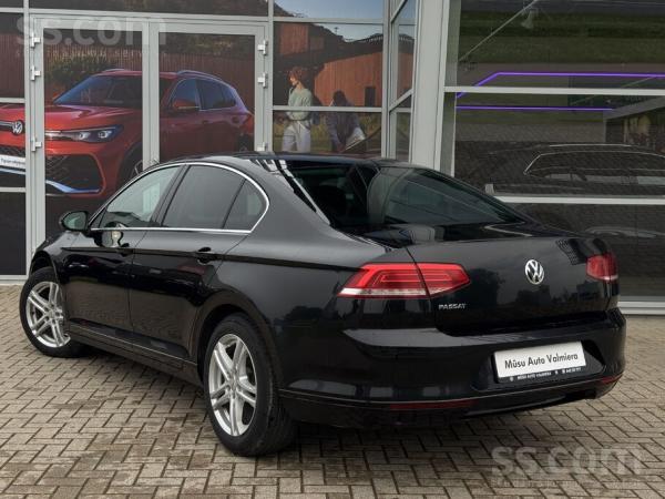 Black Volkswagen Passat B8 2019 in Valmiera, with an engine capacity of 1.50 L and mileage of 86 thousand km for 15900 €, photo 4 on AUTOMOTO.COM.LV