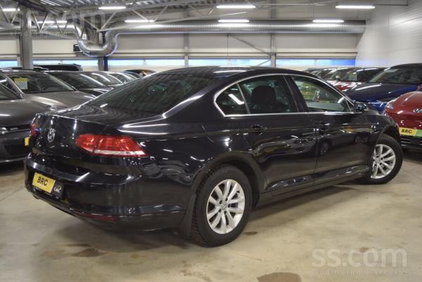 Black Volkswagen Passat B8 2019 in Riga, with an engine capacity of 1.50 L and mileage of 142 thousand km for 11500 €, photo 2 on AUTOMOTO.COM.LV