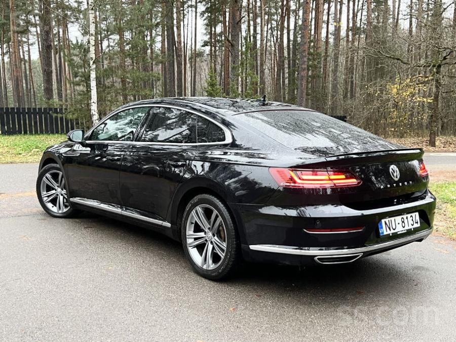 Black Volkswagen Passat B8 2019 in Riga, with an engine capacity of 2.00 L and mileage of 84 thousand km for 23000 €, photo 3 on AUTOMOTO.COM.LV