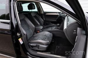 Black Volkswagen Passat B8 2019 in Riga, with an engine capacity of 1.50 L and mileage of 126 thousand km for 18950 €, photo 7 on AUTOMOTO.COM.LV