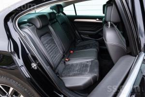 Black Volkswagen Passat B8 2019 in Riga, with an engine capacity of 1.50 L and mileage of 126 thousand km for 18950 €, photo 8 on AUTOMOTO.COM.LV