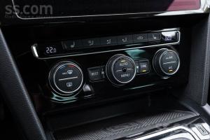 Black Volkswagen Passat B8 2019 in Riga, with an engine capacity of 1.50 L and mileage of 126 thousand km for 18950 €, photo 15 on AUTOMOTO.COM.LV