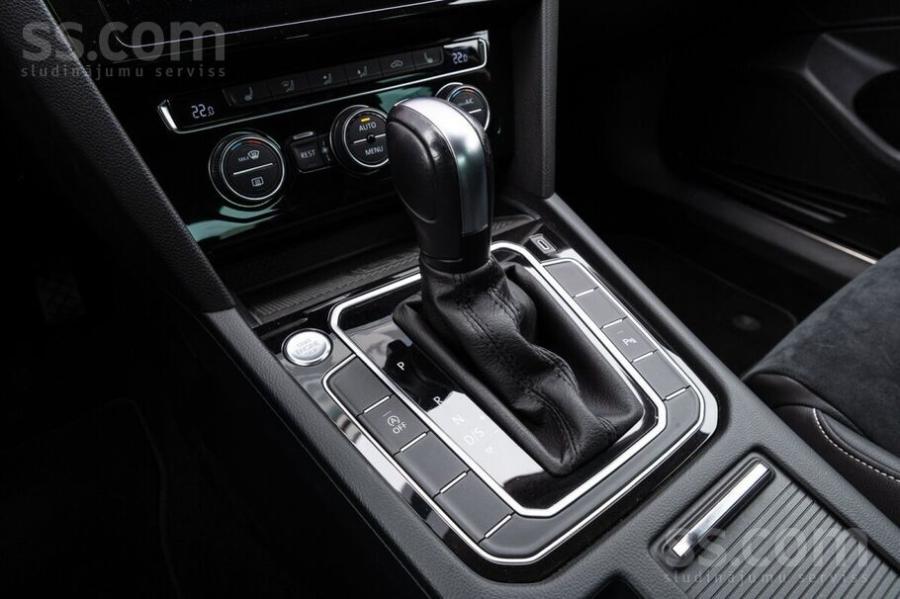 Black Volkswagen Passat B8 2019 in Riga, with an engine capacity of 1.50 L and mileage of 126 thousand km for 18950 €, photo 16 on AUTOMOTO.COM.LV
