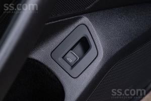 Black Volkswagen Passat B8 2019 in Riga, with an engine capacity of 1.50 L and mileage of 126 thousand km for 18950 €, photo 19 on AUTOMOTO.COM.LV