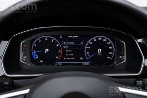 Black Volkswagen Passat B8 2019 in Riga, with an engine capacity of 1.50 L and mileage of 126 thousand km for 18950 €, photo 24 on AUTOMOTO.COM.LV
