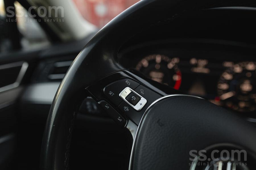 Melns Volkswagen Passat B8 2019 Jelgava, ar dzinēja tilpumu 2.00 L un nobraukumu 158 tūkst. km par 16350 €, foto 16 vietnē AUTOMOTO.COM.LV