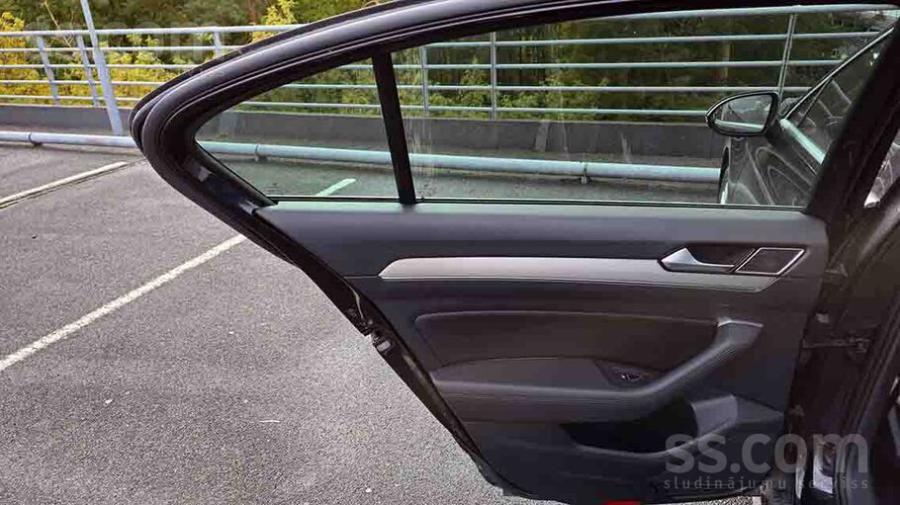 Black Volkswagen Passat B8 2019 in Riga, with an engine capacity of 2.00 L and mileage of 96 thousand km for 17500 €, photo 6 on AUTOMOTO.COM.LV
