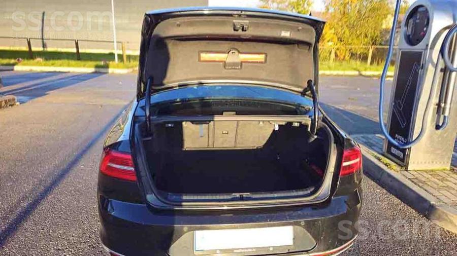 Black Volkswagen Passat B8 2019 in Riga, with an engine capacity of 2.00 L and mileage of 96 thousand km for 17500 €, photo 18 on AUTOMOTO.COM.LV