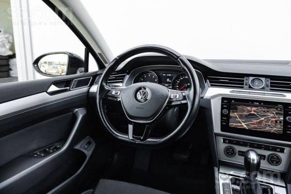 Black Volkswagen Passat B8 2019 in Riga, with an engine capacity of 1.50 L and mileage of 163 thousand km for 12850 €, photo 7 on AUTOMOTO.COM.LV