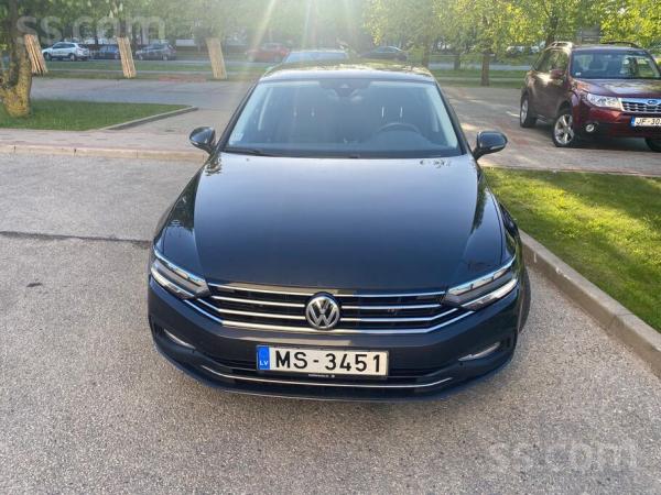 Black Volkswagen Passat B8 2020 in Riga, with an engine capacity of 1.50 L and mileage of 91 thousand km for 16500 €, photo 4 on AUTOMOTO.COM.LV