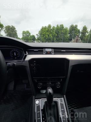 Black Volkswagen Passat B8 2020 in Riga, with an engine capacity of 2.00 L and mileage of 121 thousand km for 21550 €, photo 9 on AUTOMOTO.COM.LV