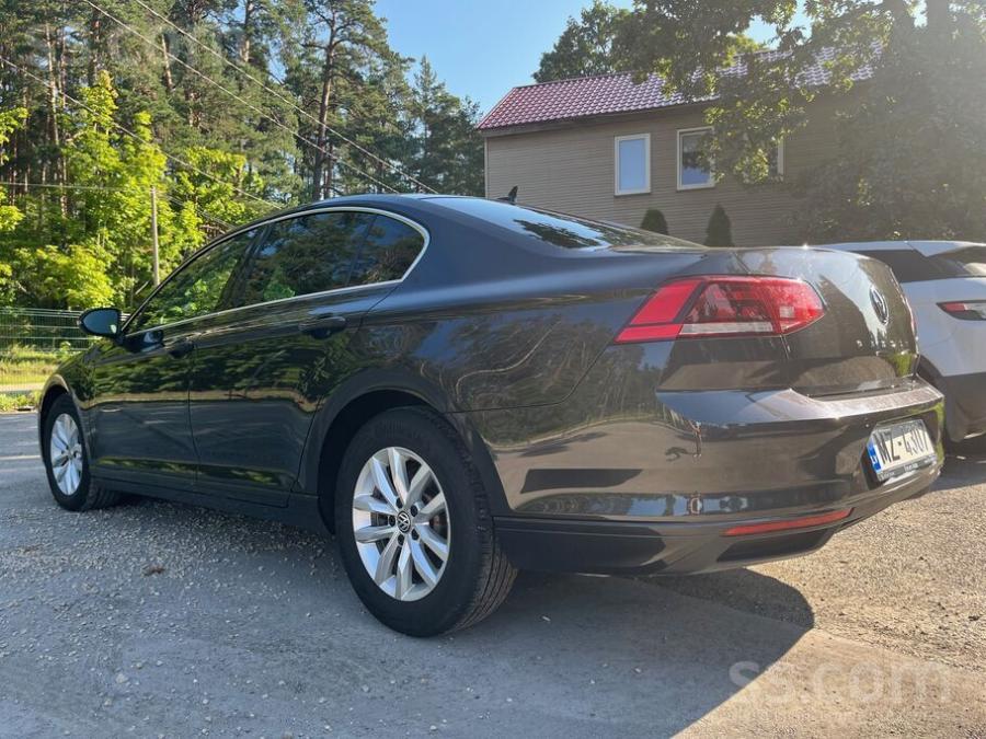 Black Volkswagen Passat B8 2021 in Riga, with an engine capacity of 1.50 L and mileage of 98 thousand km for 15800 €, photo 5 on AUTOMOTO.COM.LV
