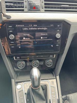 Melns Volkswagen Passat B8 2021 Rīga, ar dzinēja tilpumu 1.60 L un nobraukumu 196 tūkst. km par 15000 €, foto 24 vietnē AUTOMOTO.COM.LV
