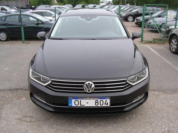 Black Volkswagen Passat B8 2014 in Sigulda, with an engine capacity of 2.00 L and mileage of 258 thousand km for 9350 €, photo 5 on AUTOMOTO.COM.LV