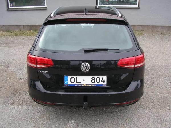 Black Volkswagen Passat B8 2014 in Sigulda, with an engine capacity of 2.00 L and mileage of 258 thousand km for 9350 €, photo 6 on AUTOMOTO.COM.LV