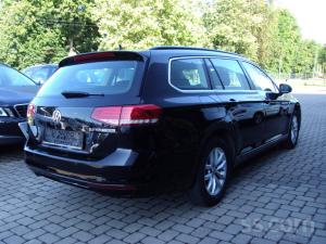 Black Volkswagen Passat B8 2014 in Riga, with an engine capacity of 2.00 L and mileage of 178 thousand km for 12000 €, photo 4 on AUTOMOTO.COM.LV