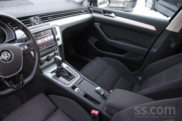 Black Volkswagen Passat B8 2015 in Tukums, with an engine capacity of 2.00 L and mileage of 290 thousand km for 11990 €, photo 7 on AUTOMOTO.COM.LV