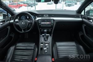 Black Volkswagen Passat B8 2015 in Liepaja, with an engine capacity of 1.40 L and mileage of 262 thousand km for 16000 €, photo 11 on AUTOMOTO.COM.LV
