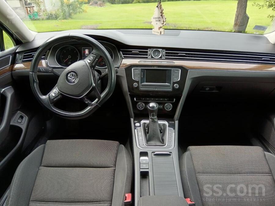 Black Volkswagen Passat B8 2015 in Valmiera, with an engine capacity of 2.00 L and mileage of 321 thousand km for 10200 €, photo 7 on AUTOMOTO.COM.LV