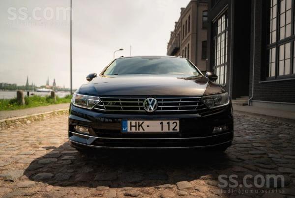 Black Volkswagen Passat B8 2015 in Riga, with an engine capacity of 1.60 L and mileage of 258 thousand km for 8300 €, photo 4 on AUTOMOTO.COM.LV