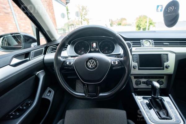 Black Volkswagen Passat B8 2015 in Riga, with an engine capacity of 1.60 L and mileage of 258 thousand km for 8300 €, photo 9 on AUTOMOTO.COM.LV