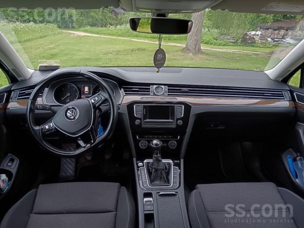 Black Volkswagen Passat B8 2015 in Valmiera, with an engine capacity of 2.00 L and mileage of 321 thousand km for 8500 €, photo 8 on AUTOMOTO.COM.LV
