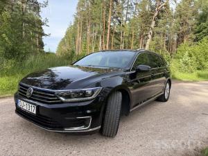 Black Volkswagen Passat B8 2015 in Jurmala, with an engine capacity of 1.40 L and mileage of 239 thousand km for 14700 €, photo  on AUTOMOTO.COM.LV