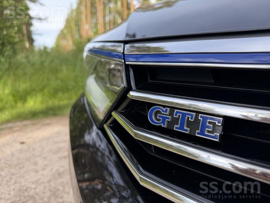 Black Volkswagen Passat B8 2015 in Jurmala, with an engine capacity of 1.40 L and mileage of 239 thousand km for 14700 €, photo 4 on AUTOMOTO.COM.LV