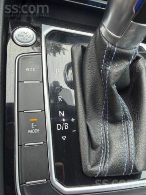 Black Volkswagen Passat B8 2015 in Jurmala, with an engine capacity of 1.40 L and mileage of 239 thousand km for 14700 €, photo 9 on AUTOMOTO.COM.LV