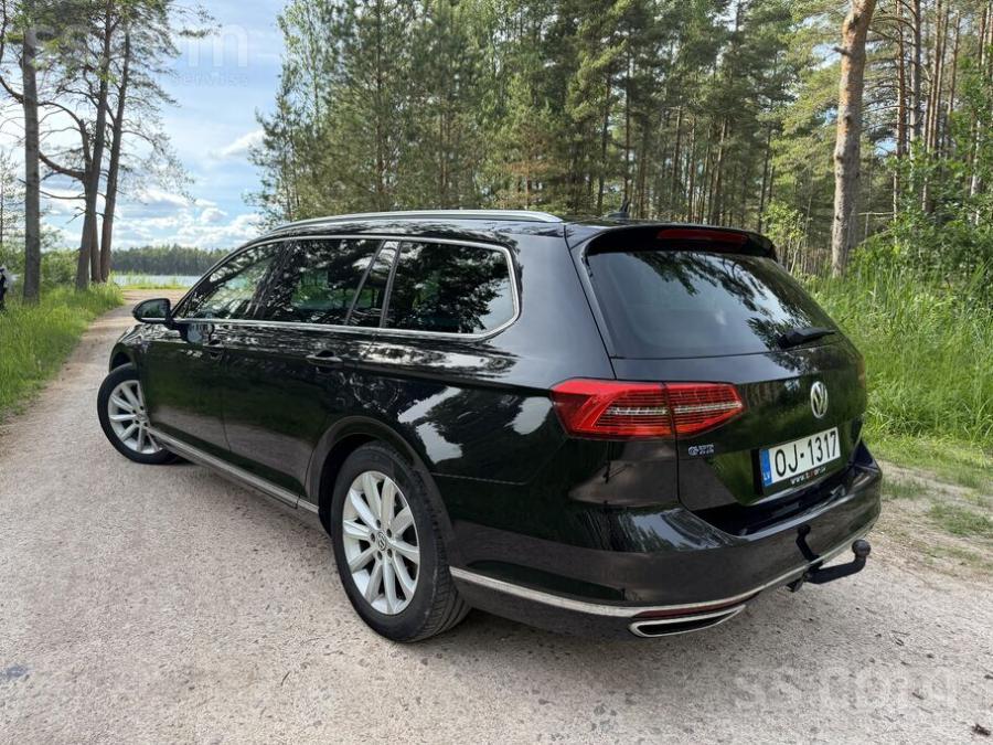 Black Volkswagen Passat B8 2015 in Jurmala, with an engine capacity of 1.40 L and mileage of 239 thousand km for 14700 €, photo 11 on AUTOMOTO.COM.LV