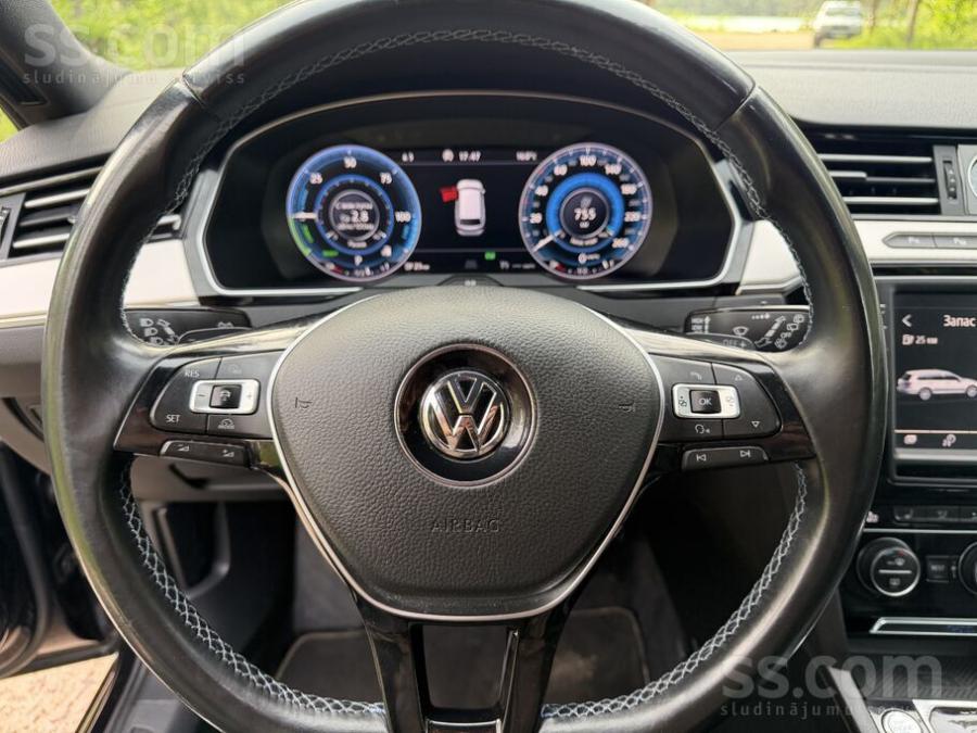 Black Volkswagen Passat B8 2015 in Jurmala, with an engine capacity of 1.40 L and mileage of 239 thousand km for 14700 €, photo 17 on AUTOMOTO.COM.LV