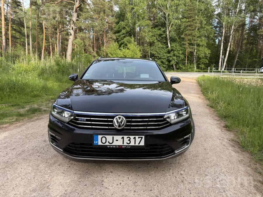 Black Volkswagen Passat B8 2015 in Jurmala, with an engine capacity of 1.40 L and mileage of 239 thousand km for 14700 €, photo 20 on AUTOMOTO.COM.LV