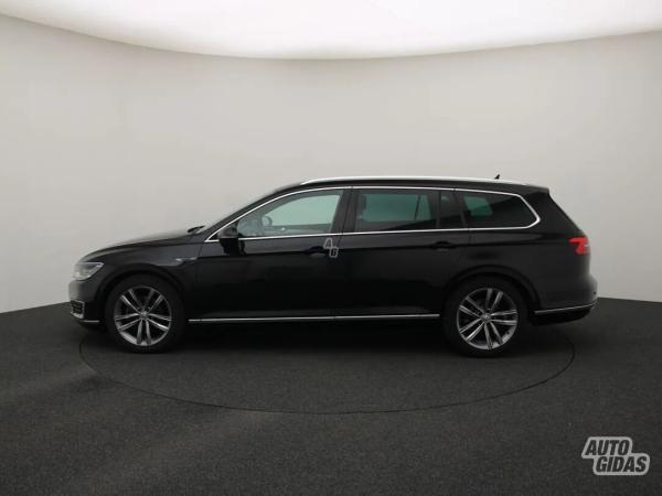 Melns Volkswagen Passat B8 2015 Viļņa, ar dzinēja tilpumu 1.40 L un nobraukumu 235 tūkst. km par 10699 €, foto 6 vietnē AUTOMOTO.COM.LV