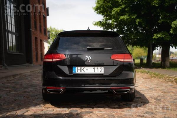 Black Volkswagen Passat B8 2015 in Riga, with an engine capacity of 1.60 L and mileage of 259 thousand km for 8100 €, photo 4 on AUTOMOTO.COM.LV
