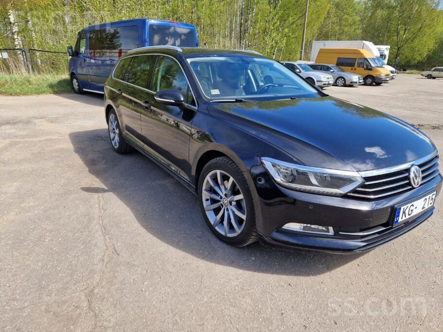 Black Volkswagen Passat B8 2015 in Riga, with an engine capacity of 1.60 L and mileage of 261 thousand km for 9900 €, photo 3 on AUTOMOTO.COM.LV