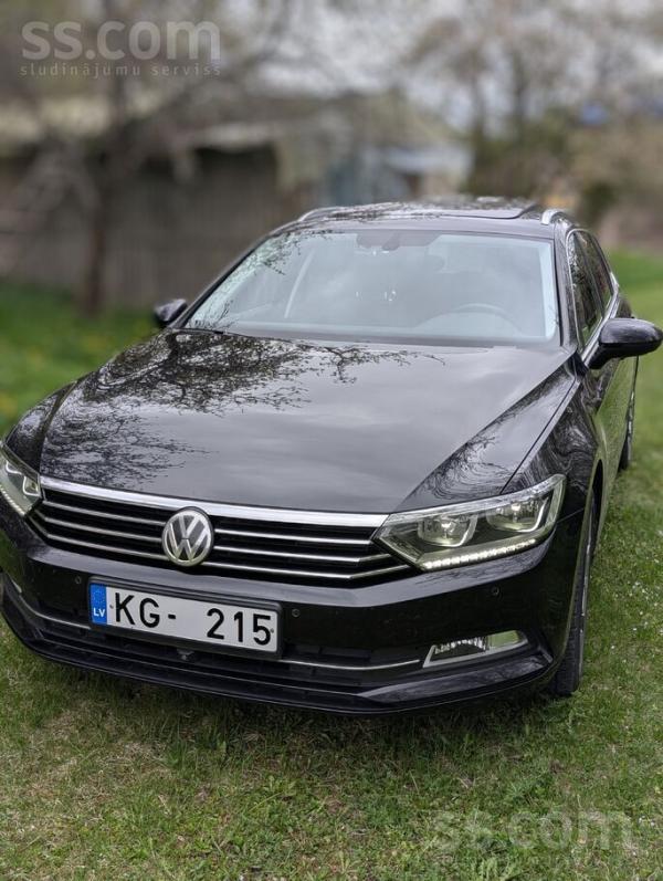 Black Volkswagen Passat B8 2015 in Riga, with an engine capacity of 1.60 L and mileage of 261 thousand km for 9900 €, photo 5 on AUTOMOTO.COM.LV