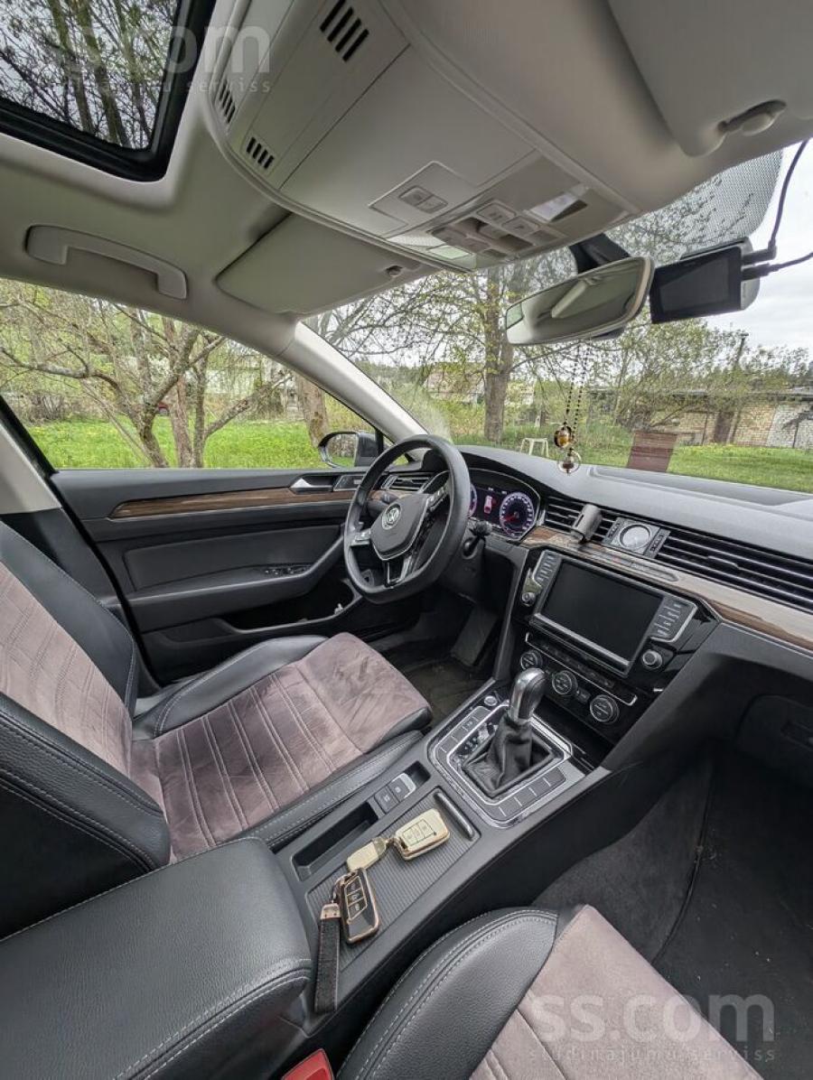Black Volkswagen Passat B8 2015 in Riga, with an engine capacity of 1.60 L and mileage of 261 thousand km for 9900 €, photo 9 on AUTOMOTO.COM.LV