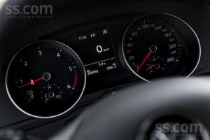 Black Volkswagen Passat B8 2015 in Riga, with an engine capacity of 1.60 L and mileage of 300 thousand km for 7700 €, photo 15 on AUTOMOTO.COM.LV